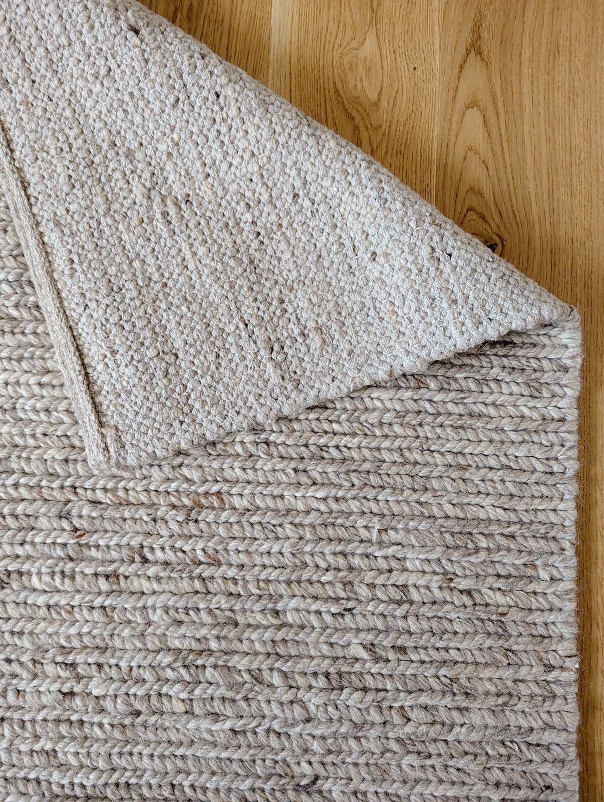 Bugatti - Elegant ullmatta med flätat mönster - Nylanders Mattor