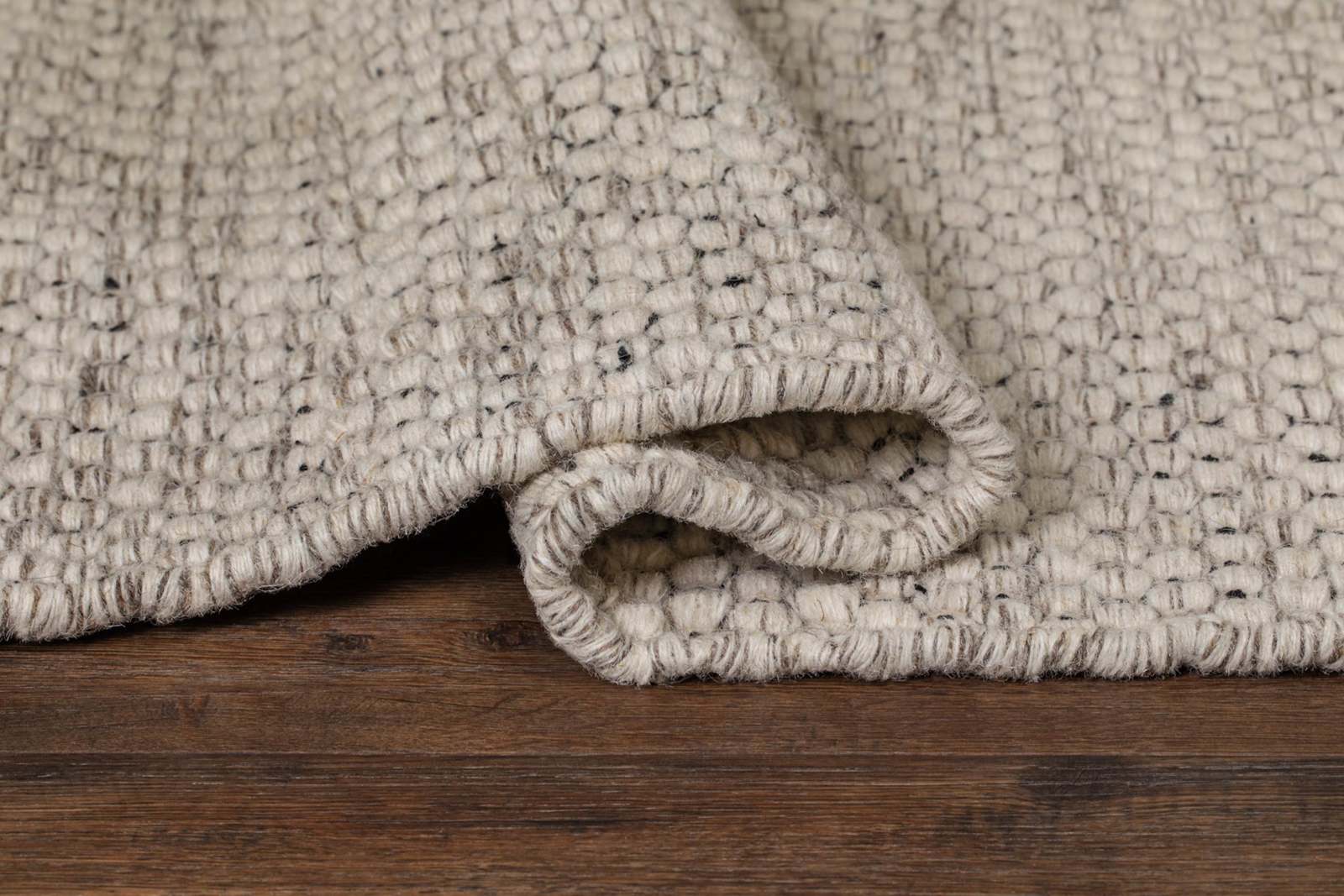 Kerala - Handvävd ullmatta med diskret mönster - Nylanders Mattor